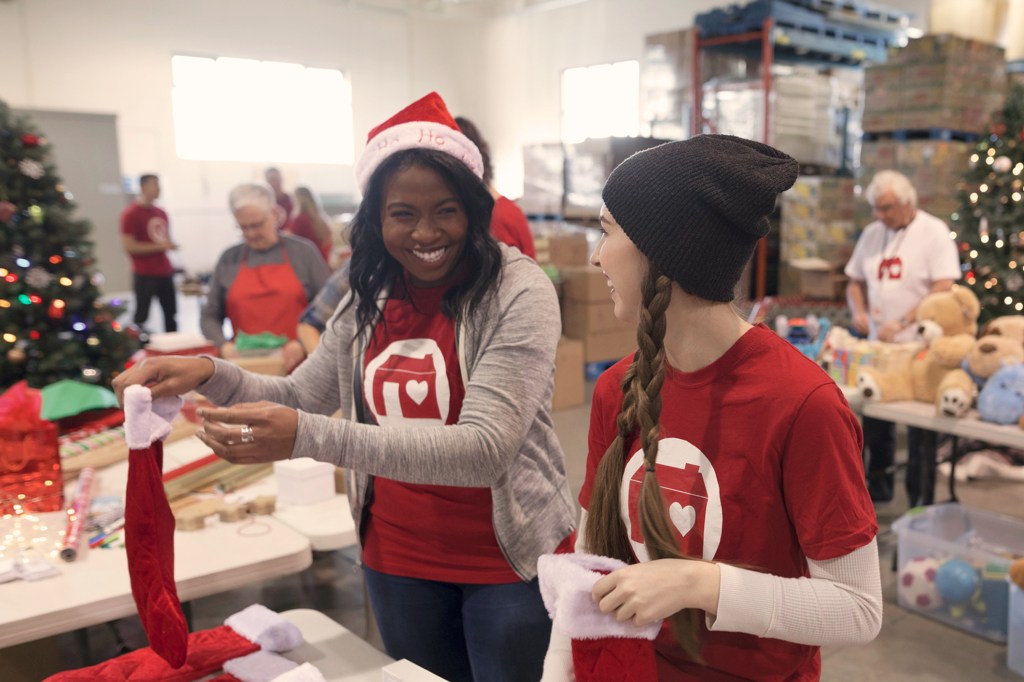 Kicking Off Giving Season on Facebook and Instagram